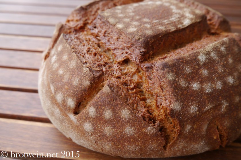 Brot: Mischbrot mit Roggen, Dinkel, Weizen und Sauerteig